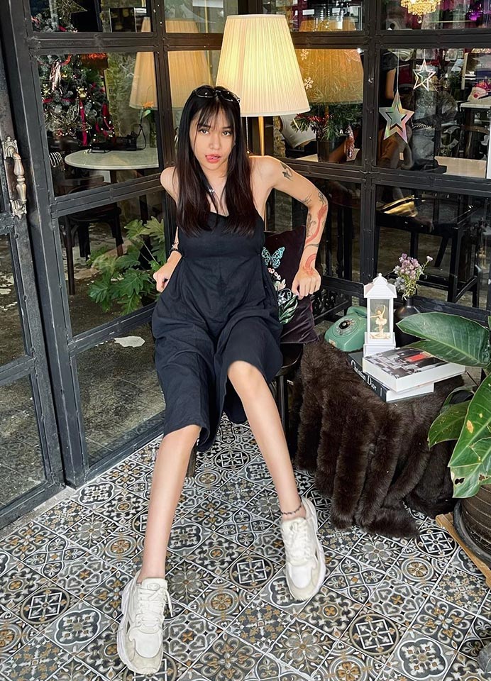 น้อง Phetploy Mr FOX นางแบบสุดฮอต แซ่บตัวแม่ ไฟหน้าใหญ่กินต้าน - เปิด ...