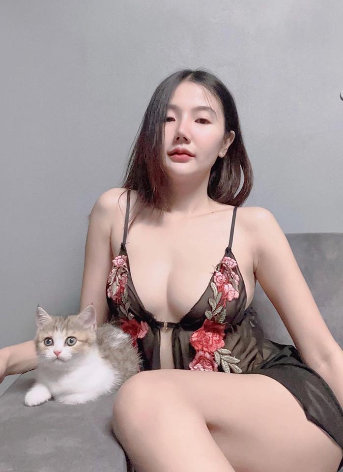 แนนหมวย Pimpika เน็ตไอดอล หน้าหมวย ขาว ออร่า หน้าอก ใหญ่